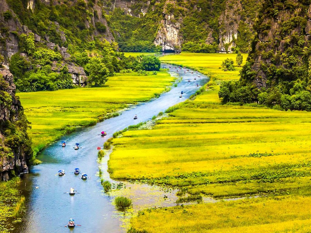Guided Indochina Adventure Tour in Vietnam, Cambodia & Laos